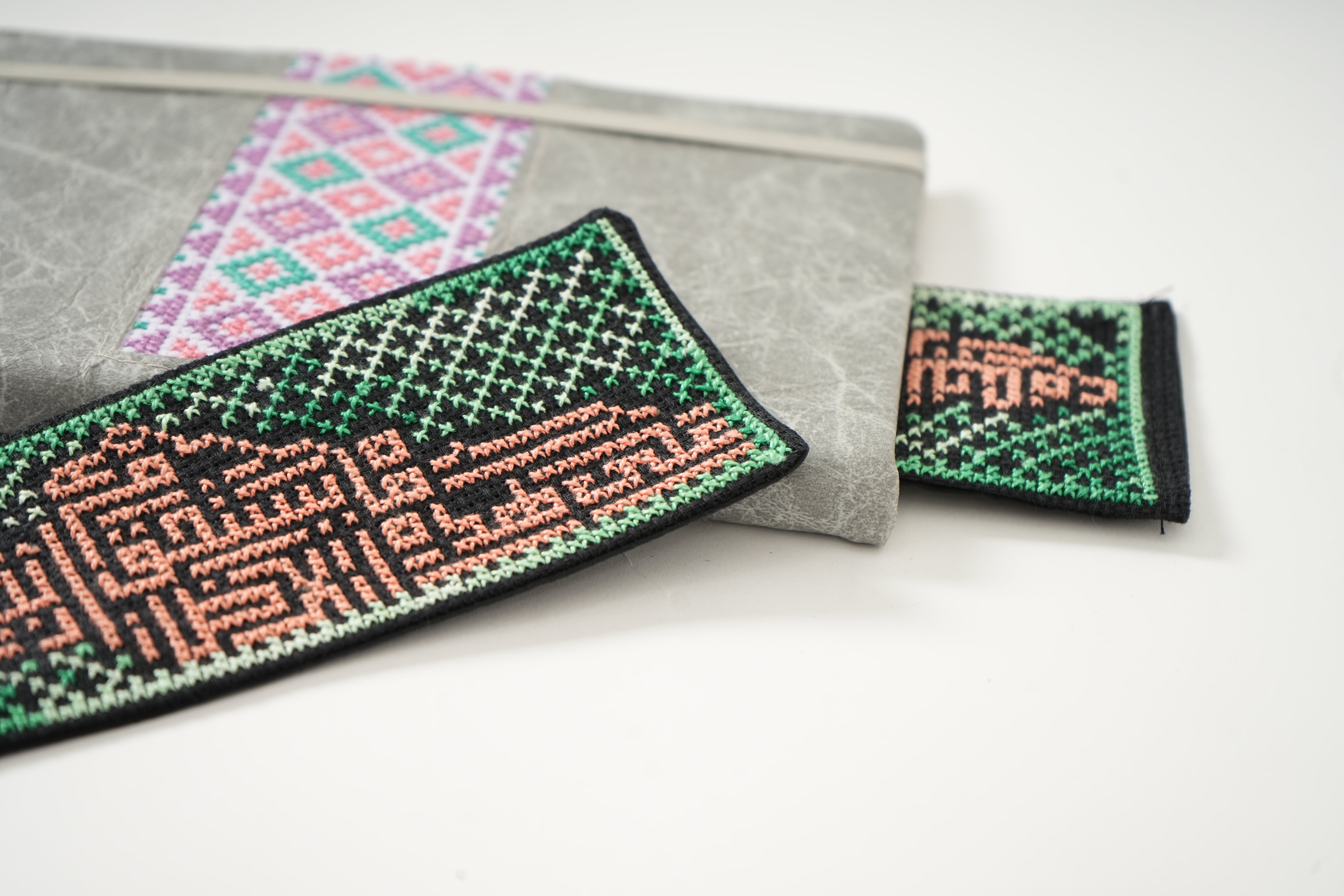 Bookmarks – Hand and tool
